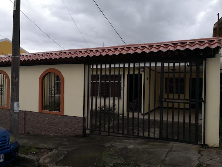 House In Rohrmoser, San Jose Near Us Embassy. - 聖荷西