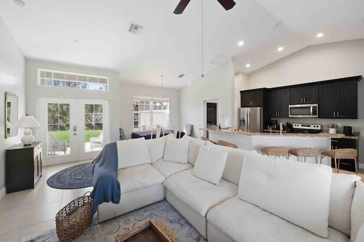 Private, Spacious, Cozy & Clean. - North Port, FL