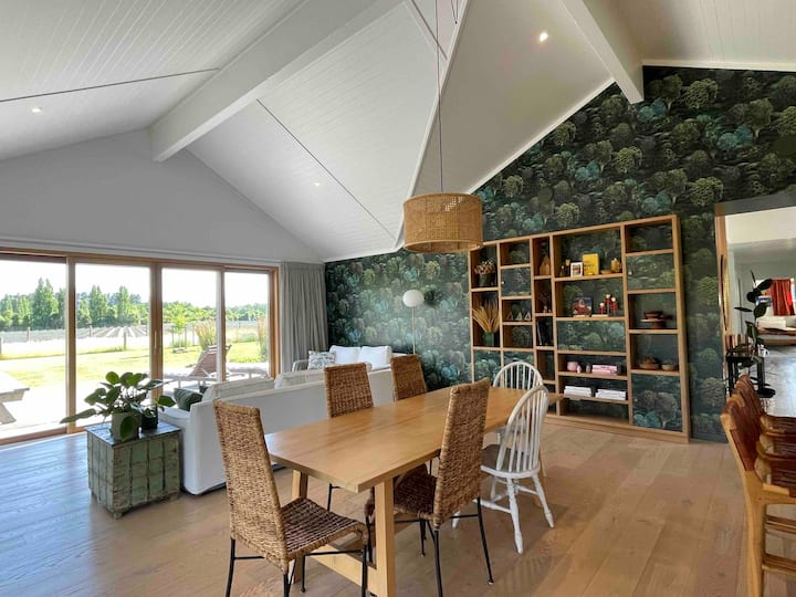 Spacious Warm Home Nestled In Wanaka Lavendar Farm - Wanaka