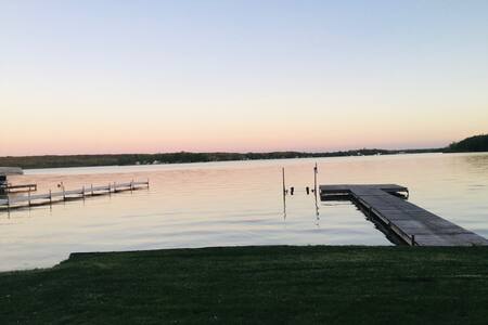 Pine Lake Vacation Rentals & Homes - West Bloomfield Township, MI | Airbnb