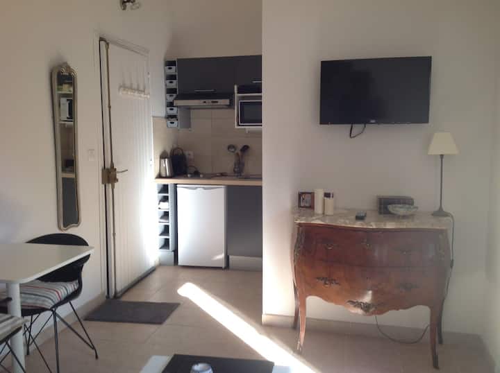 Studio Nîmes 5min Du Centre Ville - Nîmes