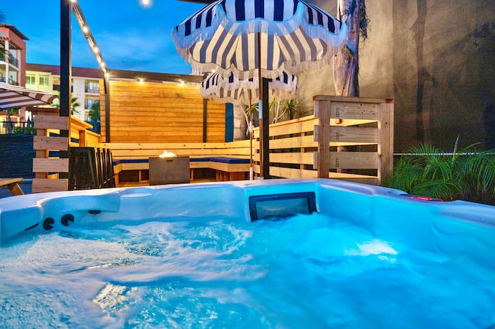 Modern Petco Park Gated Duplex With Hot Tub+deck - San Diego, CA