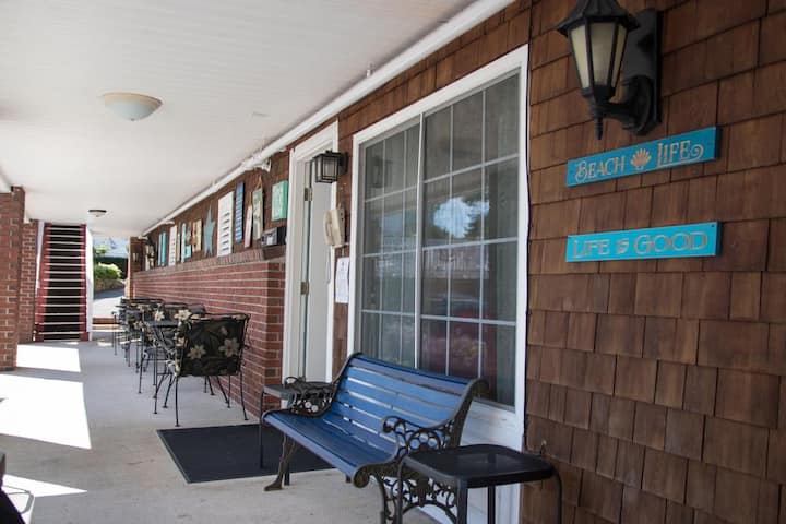 Elegant Royal Comfort King Room - Ogunquit, ME