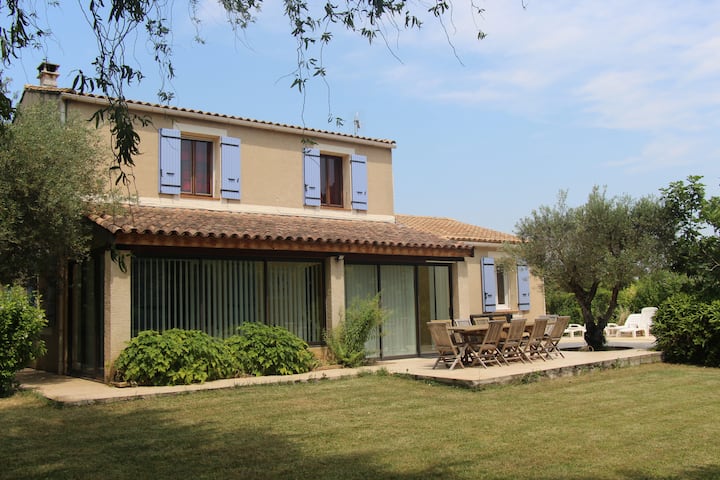 Maison 9 Personnes 4 Chambres Avec Piscine - Le Thor