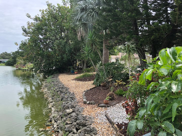 Spacious 2bed/2bath House - 5 Min To Siesta Key! - Siesta Key, FL