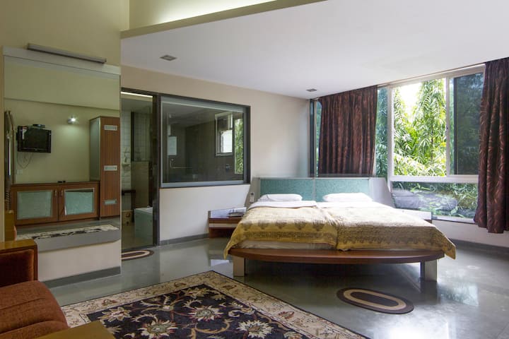 Ultra Modern Stay In Koregaon Park - Pune