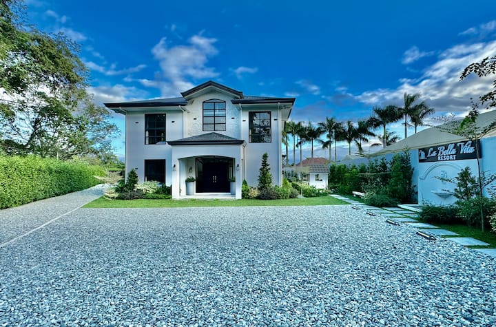 La Bella Vita Resort - Malolos