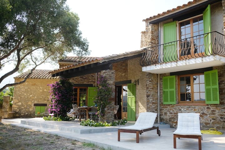 Villa In Vineyards Outside St. Tropez - Saint-Tropez