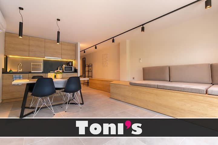 Toni's - Modern Pagrati Apartment City Center! - Athènes