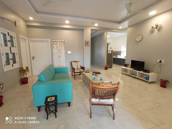 City Centre Chic Bedroom+living +Kitchen + Balcony - Rajasthan