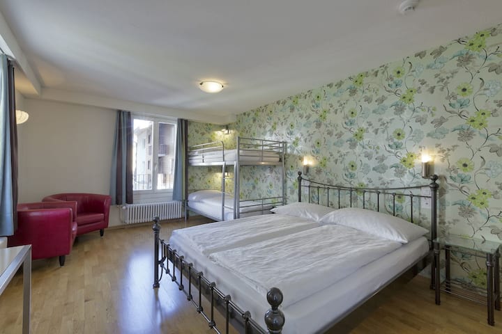 Family Room With Bathroom And Balcony - Interlaken
