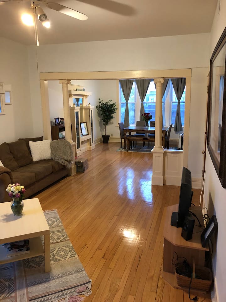 Huge Unit, Wrigeyville, Step To Wrigley, Metro - Edgewater Beach - Chicago