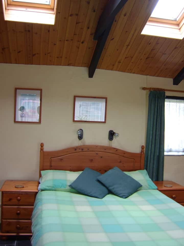 Cosy Cottage, Treen Farm, Walk To Pedn Vounder - Porthcurno