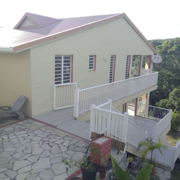 Appartement T3 Au Calme, Cosy Avec Jacuzzi . - Fort-de-France