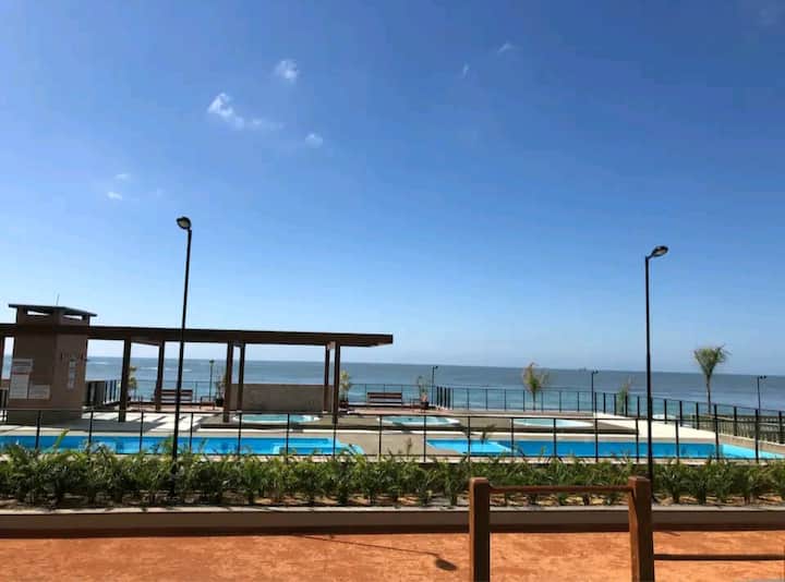 Apartamento Em Home Club Pé Na Areia-beto Carrero - Barra Velha