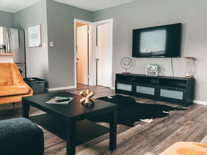 16 Cute And Modern 2 Bedroom Suite W/ Sofa & Kit - Red River, NM