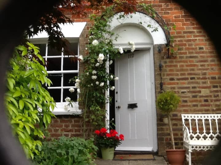 Irving Cottage - Stevenage