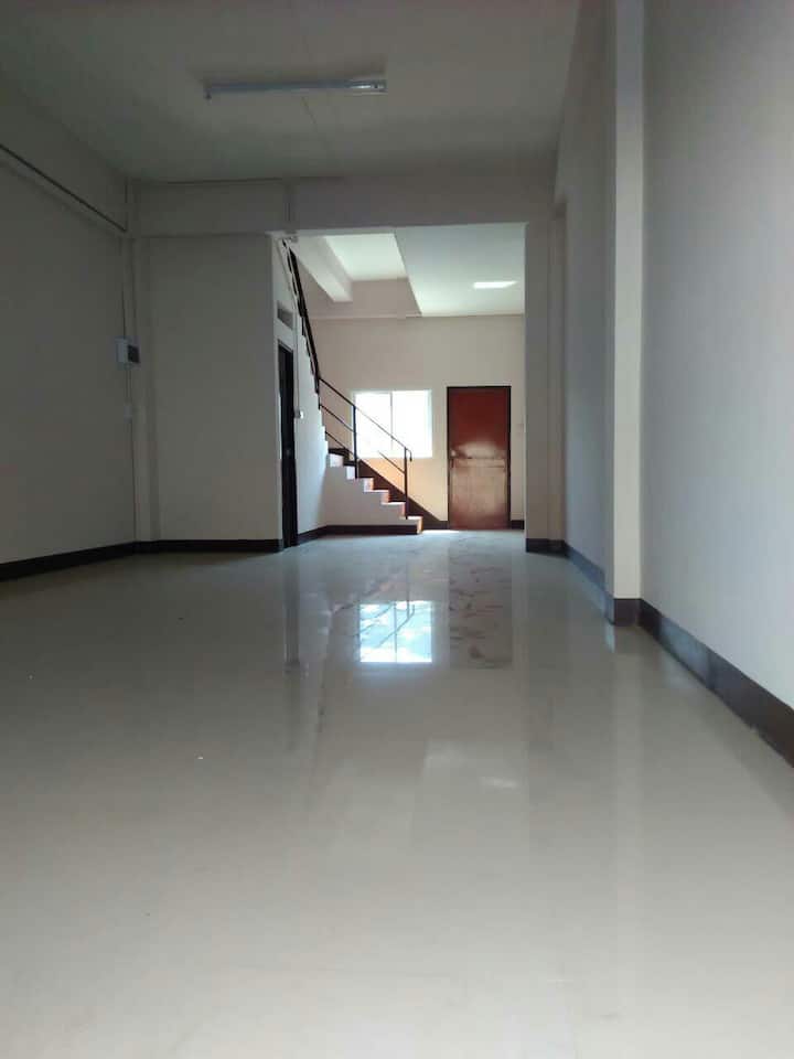 Home Office บนเอกชัย ใกล้ชุมชน - Sam Phran