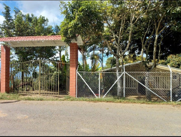 Casa De Campo Para Descansar Con Tu Familia E Amigos - Fusagasugá
