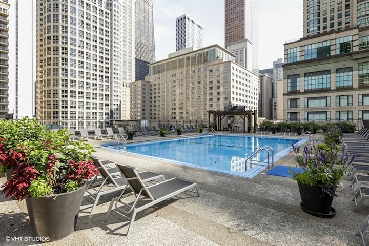 Elegant & Cozy Home In River North - Chicago