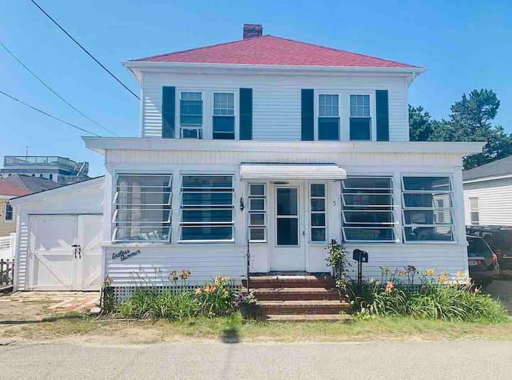 4+ Bedroom Beach House Just Steps To The Ocean! - Old Orchard Beach