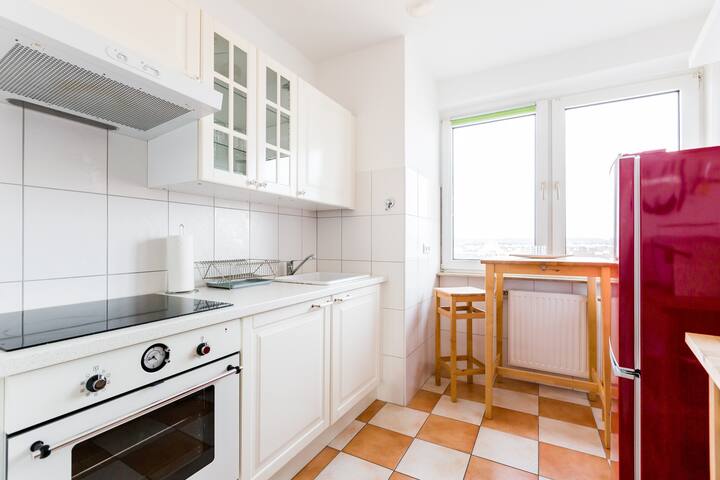 Beautiful Sunset 2 Room Apartment + Balcony - Düsseldorf