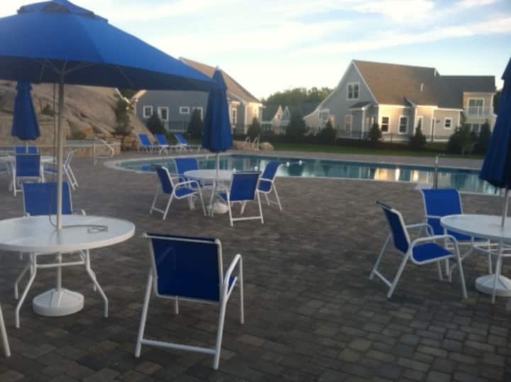 Beautiful Cottage In Gated Community! - Kennebunk, ME