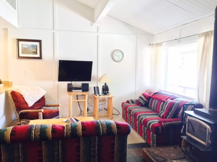 Clean Uncluttered Mountain Condo In Quiet Complex - Mammoth Lakes, CA