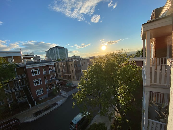 Modern Montcalm Condo (Private Parking) - Québec