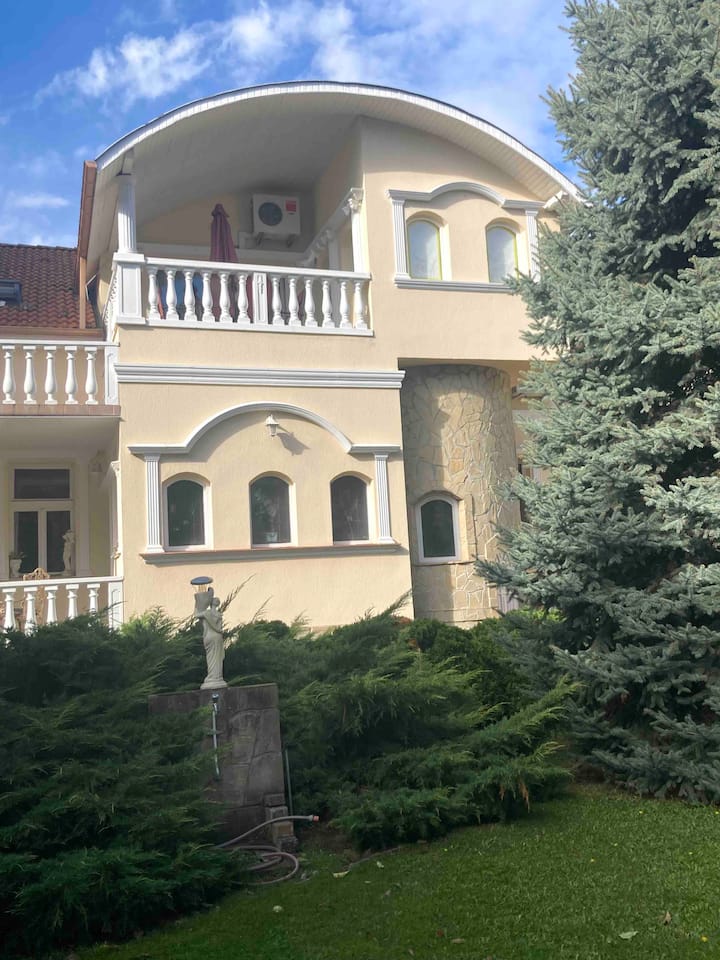 Reprezentatív Apartman Tágas Fürdőszobával - Szeged