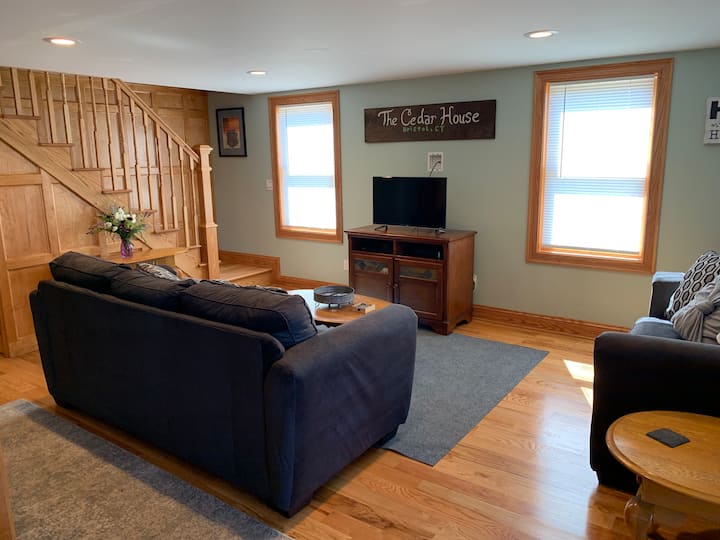 Remodeled Historic Forestville Home W/fire Pit - 布里斯托爾