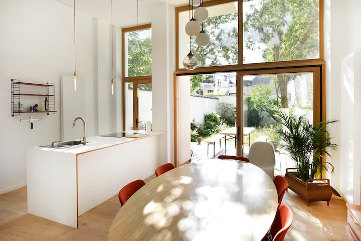Brussels Stylish Getaway Spacious  Duplex Centrally-located In A Small Building - Bruxelas