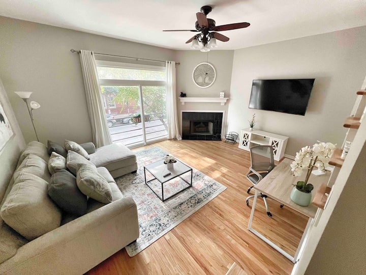 Location! 3 Bed House, Parking! Rooftop! Safe Area - Chicago, IL