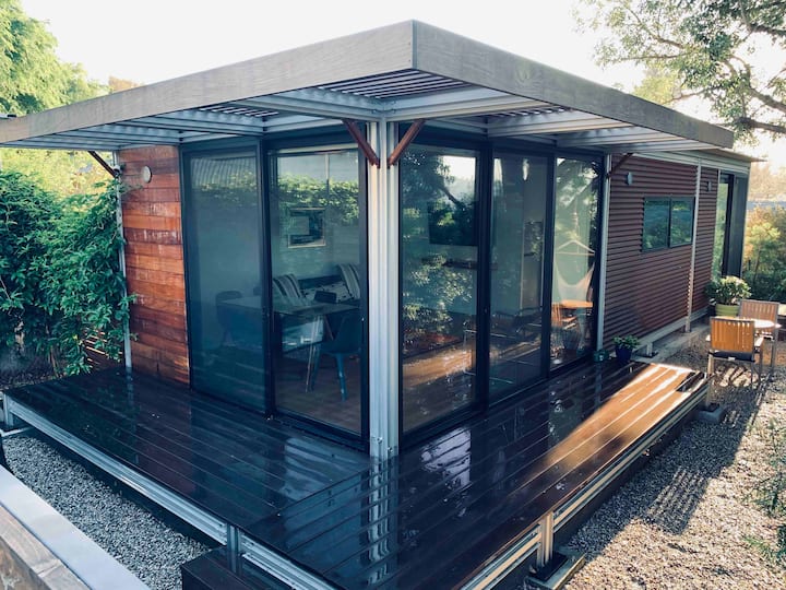 Serene Kithaus Garden Home - Los Angeles, CA