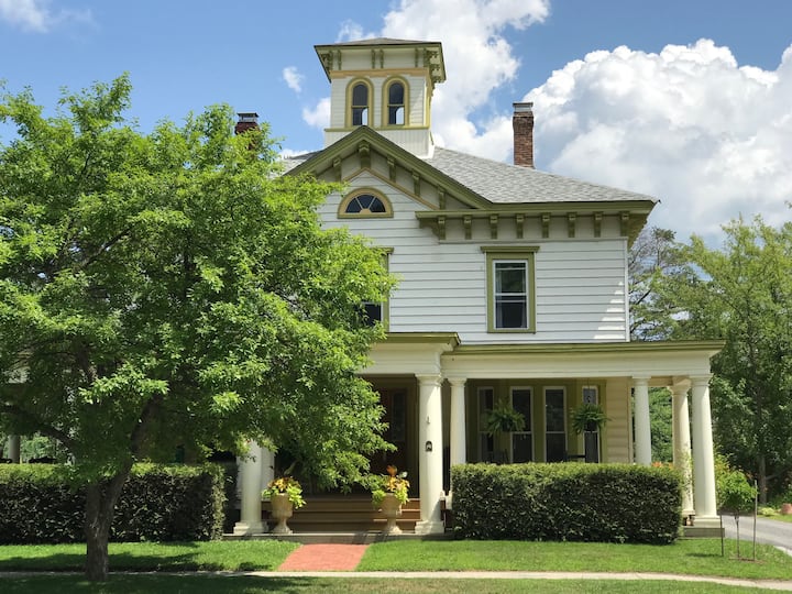 Heart Of The Historic District - Country Charm - Vermont