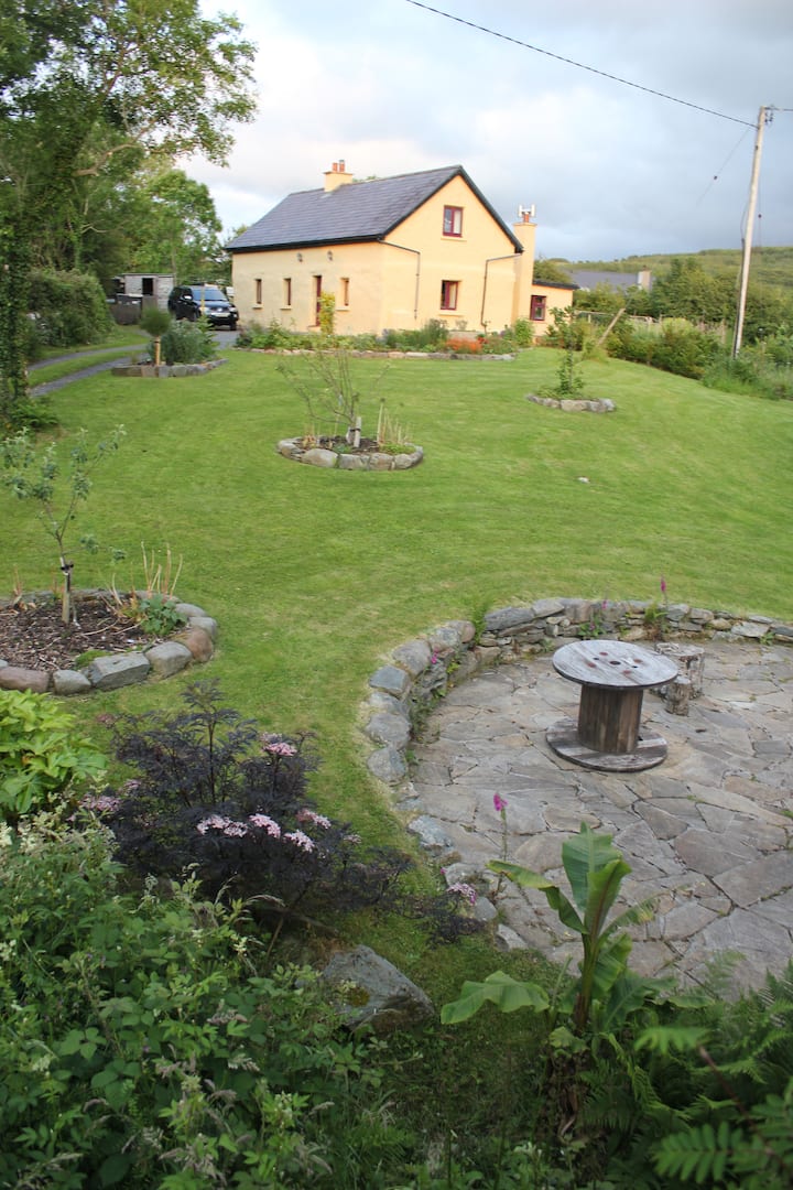 Country Garden Cottage - Westport