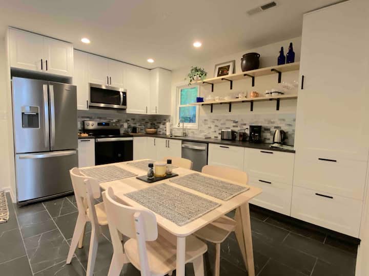 Modern Live/work/art/hike Space Close To Downtown - Roanoke, VA