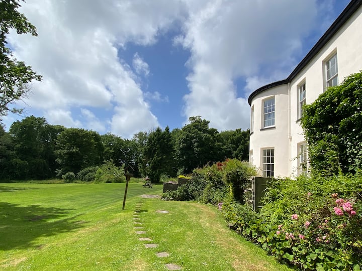 The Hollies At Holyland House Pembroke - Freshwater East