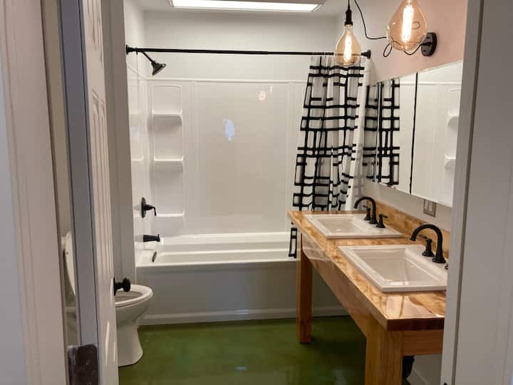 1 Bedroom Newly Remodeled. - Missoula, MT