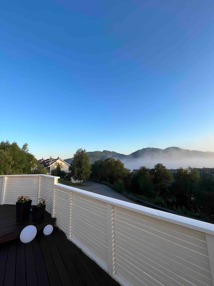 Leilighet Med Tresoverom, Perfekt For Barnefamilie - Bergen, Noruega