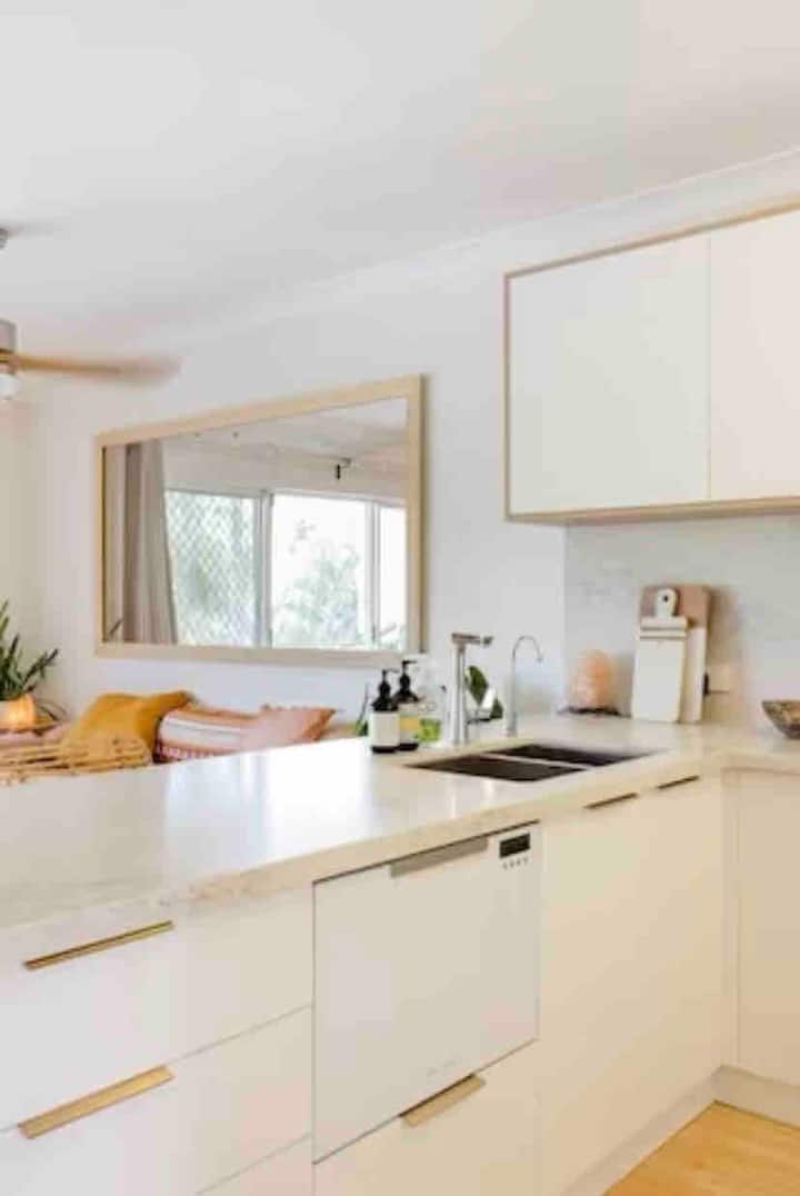 Private Beachside Beachpad Paradise - Gold Coast