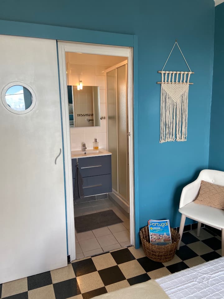 Chambre Indépend+petit Déjeuner

Sdb Wc 
Privés - Toulon