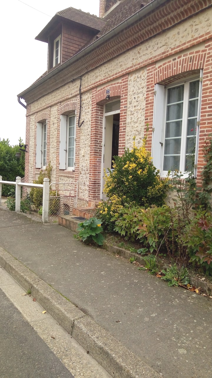 Chambre Proche Centre-ville - L'Aigle