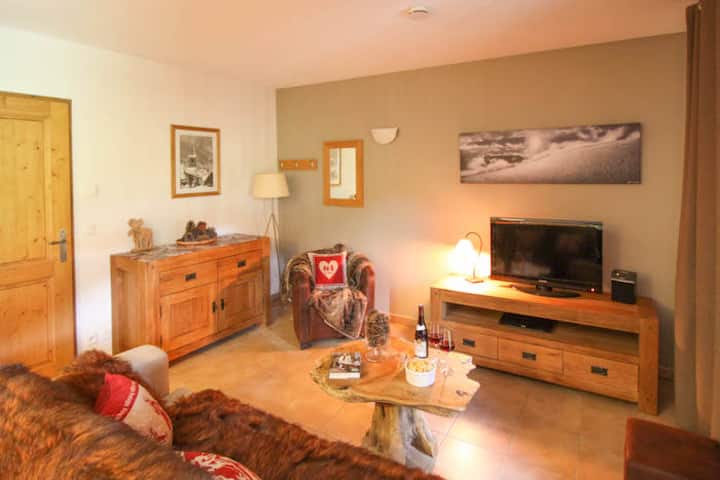 Athos: Spacious Duplex Ski In / Ski Out Apartment - Sainte-Foy-Tarentaise