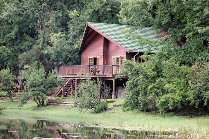 Brambleberry Lakeside Cabin - Nottingham Road