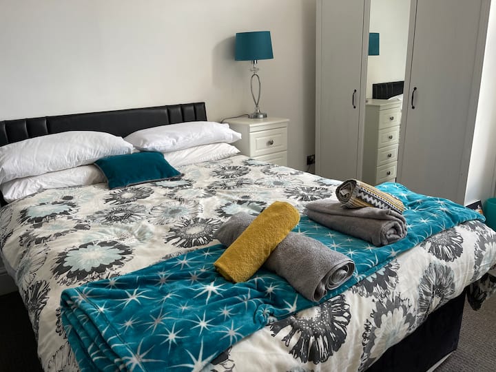 Victorious* 40% Off*private*parking*beach*outlets - Hayling Island