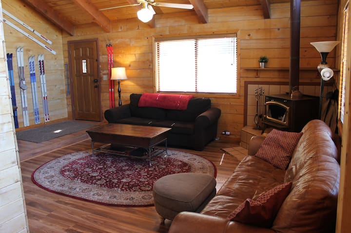 Relaxing Log Cabin Retreat In The Pines - Arizona