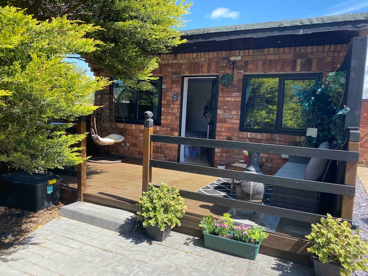The Little Nook With Outside Seating And Parking. - Blackpool