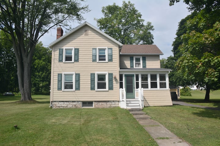 Quiet Lake House With Waterfront - Seneca Falls, NY