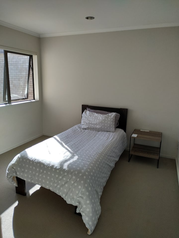 Sunny Room - Auckland